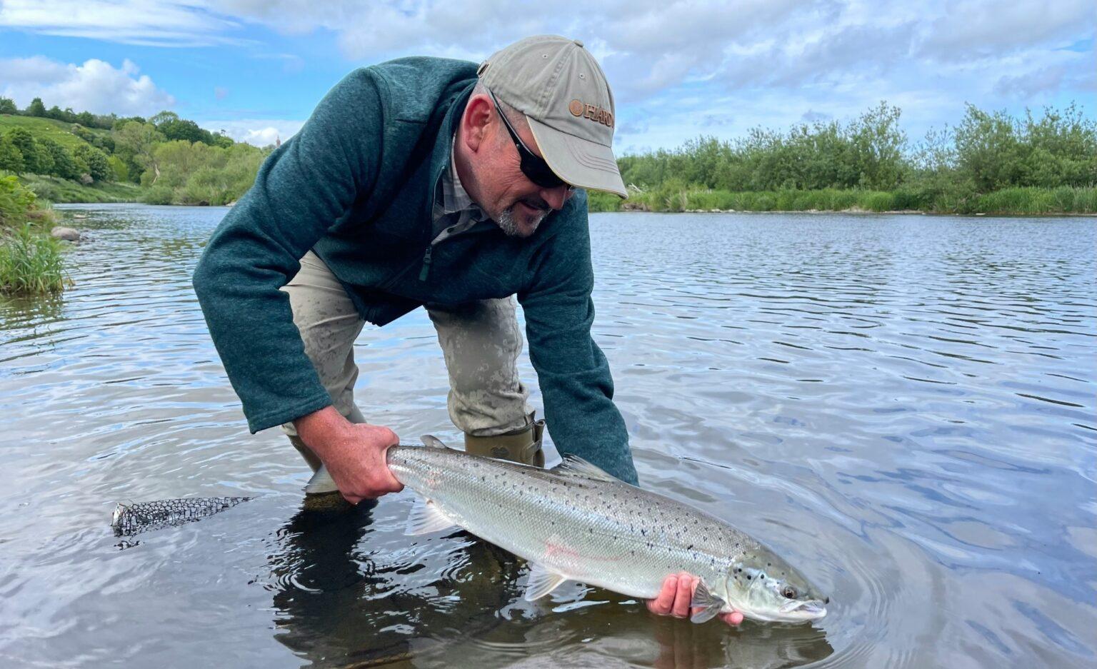 How To Catch A Salmon - The Survival Way